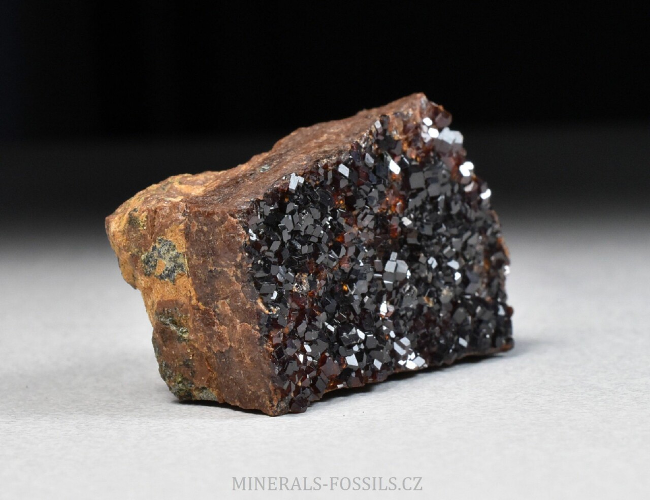 Hessonit Minerals fossils cz